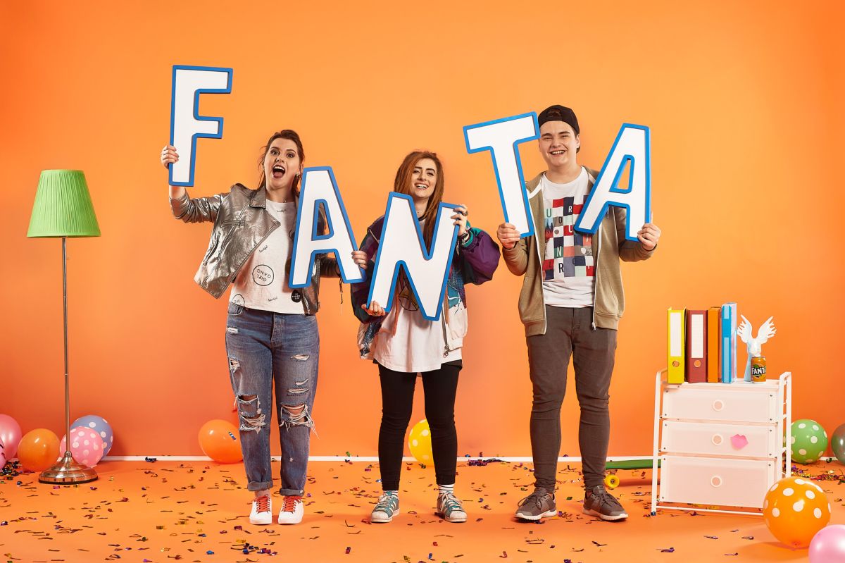 Fanta a creat Fantastic Office. In fiecare luna, sase tineri din ...